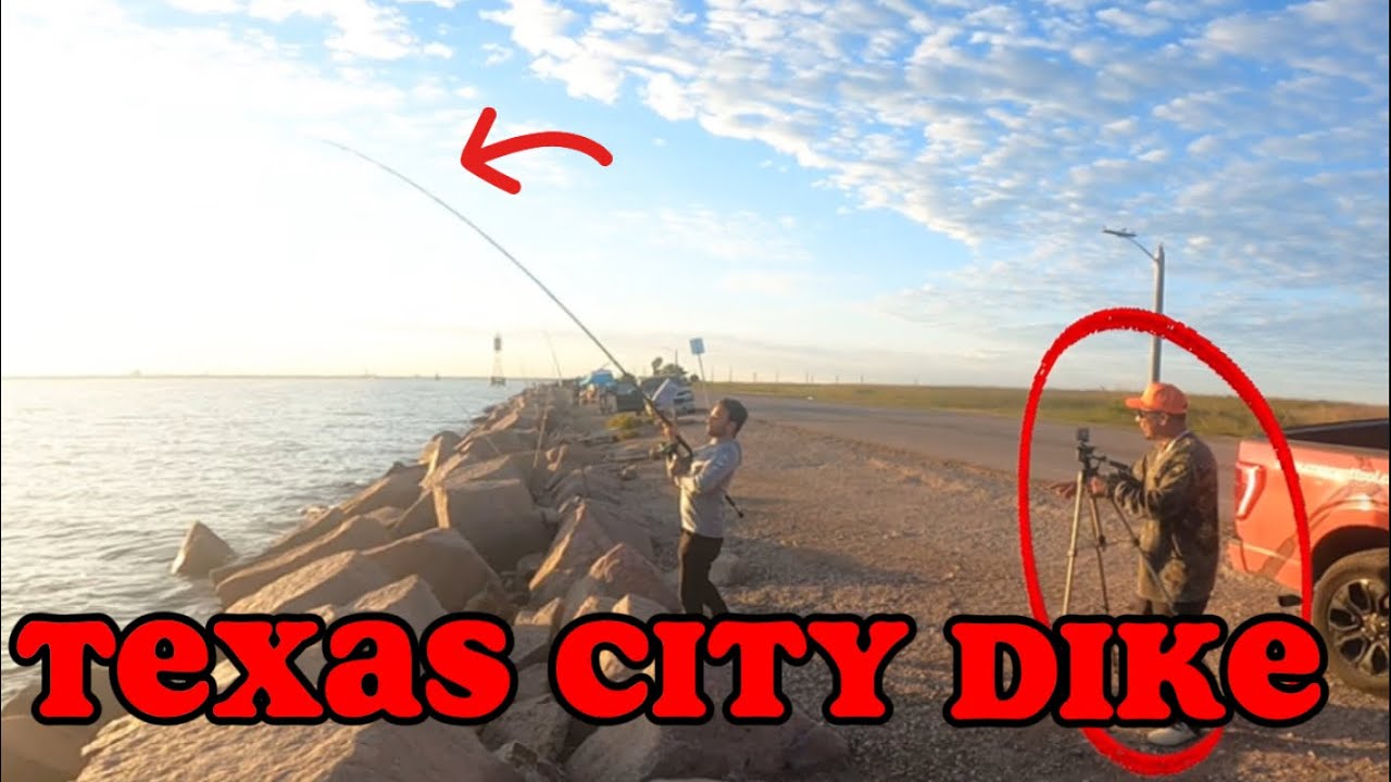 This guy Hooks a Giant fish (Texas City Dike) - YouTube