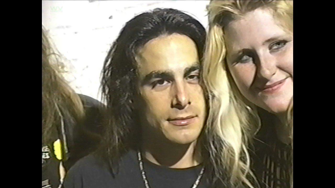 Dan Spitz from Anthrax Signs Autographs in (Handycam Footage from 1994 ...