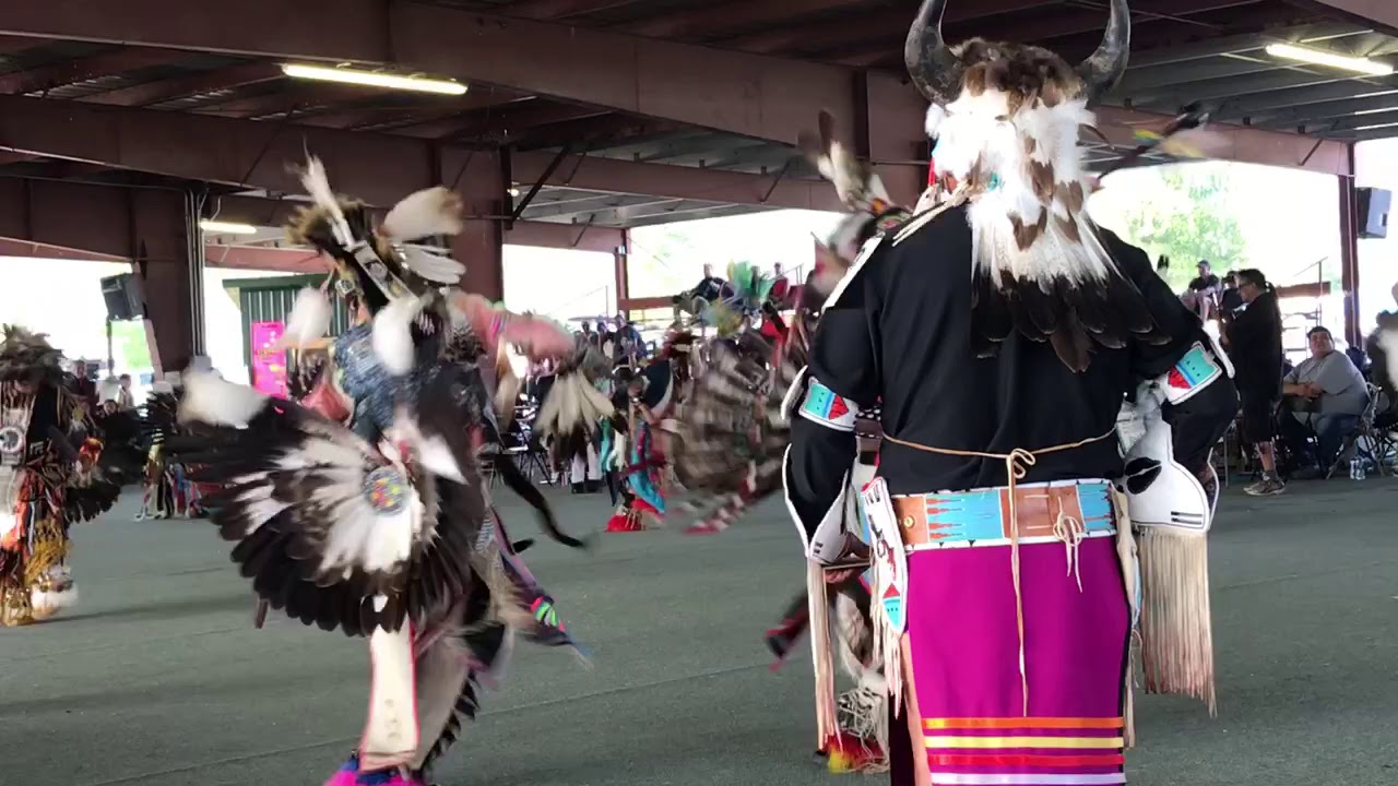 2019 Arlee powwow, mens Traditional v. Montana Cree - YouTube