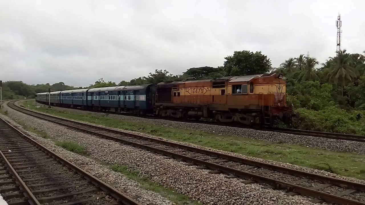 Indian Railways: 22149 Ernakulam - Pune Superfast arriving Udupi ...