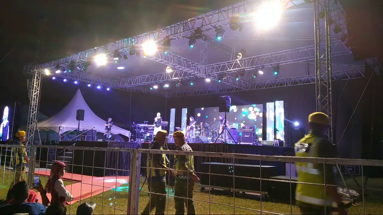 Live In Stadium Mini Kulim....#meletop #Usop - YouTube