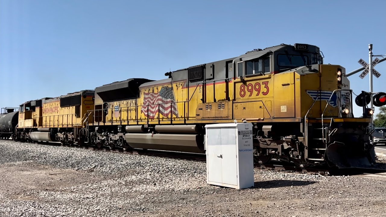 UP ACe 8993 leads an outbound through downtown Queen Creek 5-10-23 ...