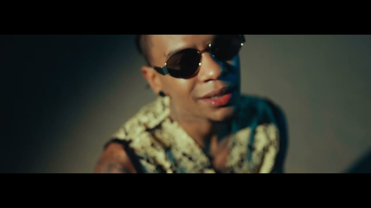 Hector Nazza - Sola (Video Oficial) - YouTube