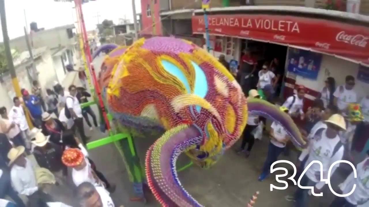 Recorrido y quema de toros pirotécnicos, Tultepec 2016 - YouTube