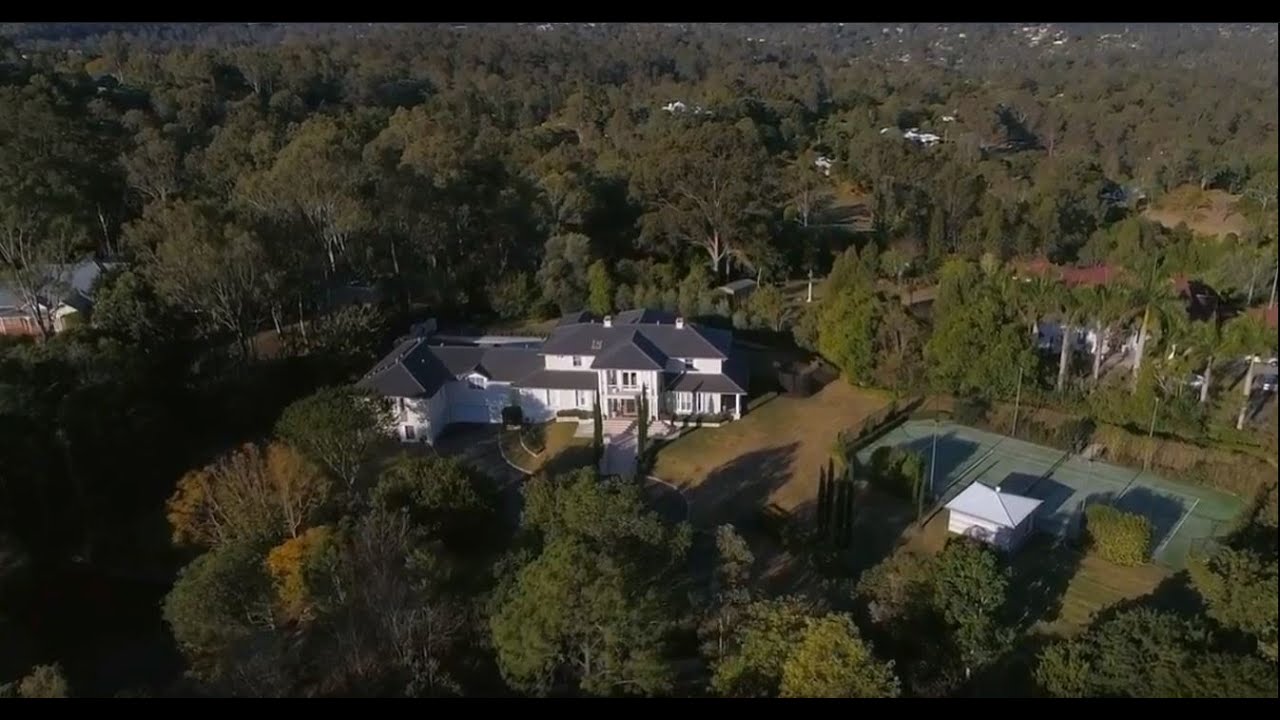 LIFE IN THE GRAND MANOR - YouTube