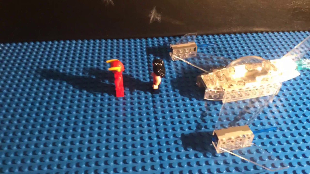 Flash VS. Wonder Woman (stop motion) - YouTube