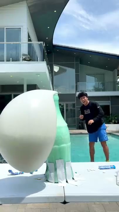 The Ultimate Coke Explosion! Mentos and Exploding Powder! #Shorts - YouTube