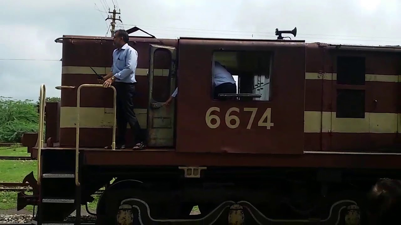 Kamli ghat to goram ghat train - YouTube
