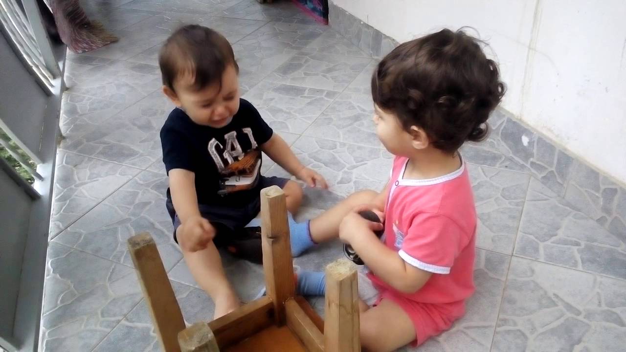 Bavshvebis chxubi - YouTube