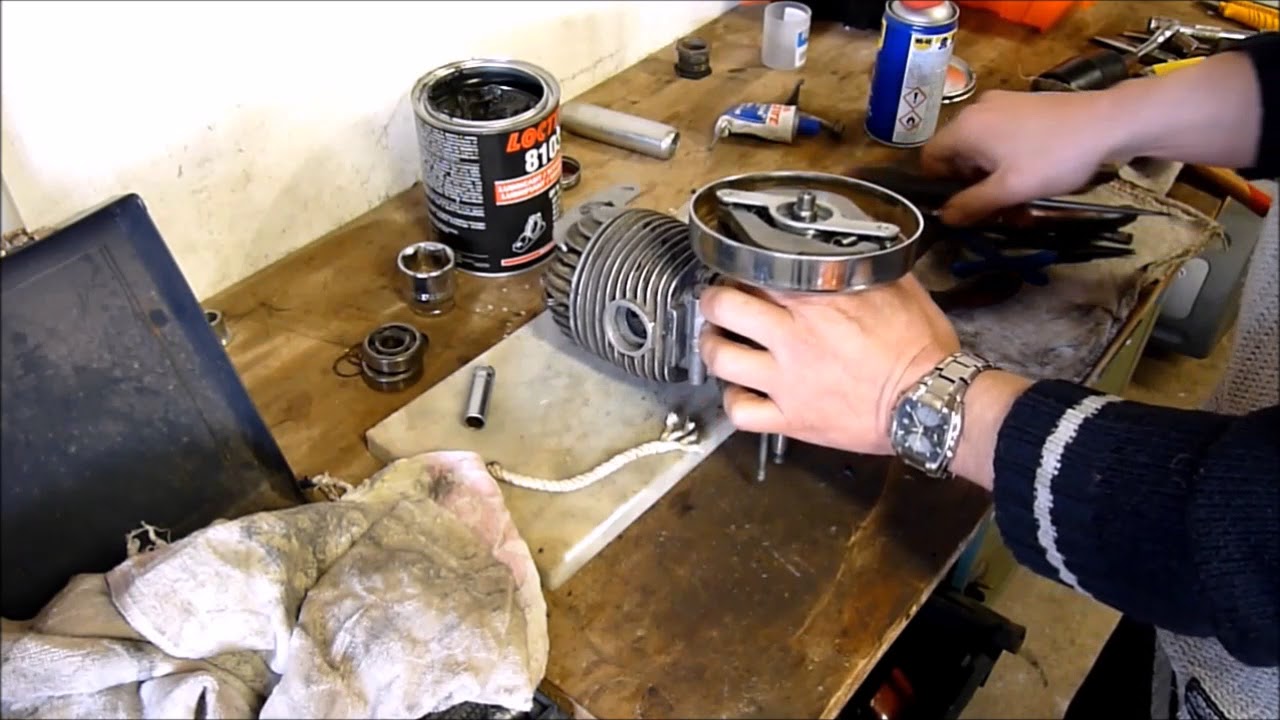 MOTEUR MOTOBECANE AV7 montage embrayage - YouTube