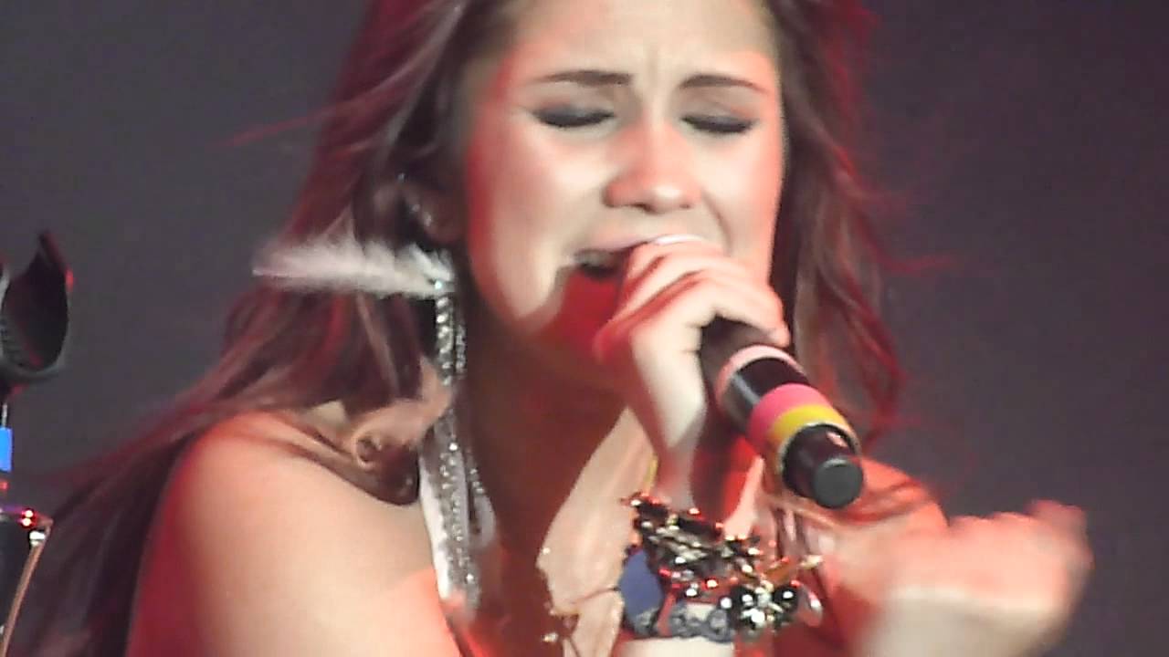 Dulce Maria - Mas tuya que mia - Belo Horizonte - 26.05.11 - YouTube