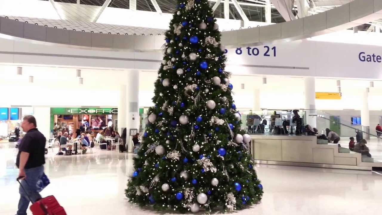 JetBlue Airways Christmas Tree at Terminal 5 JFK by jonfromqueens - YouTube