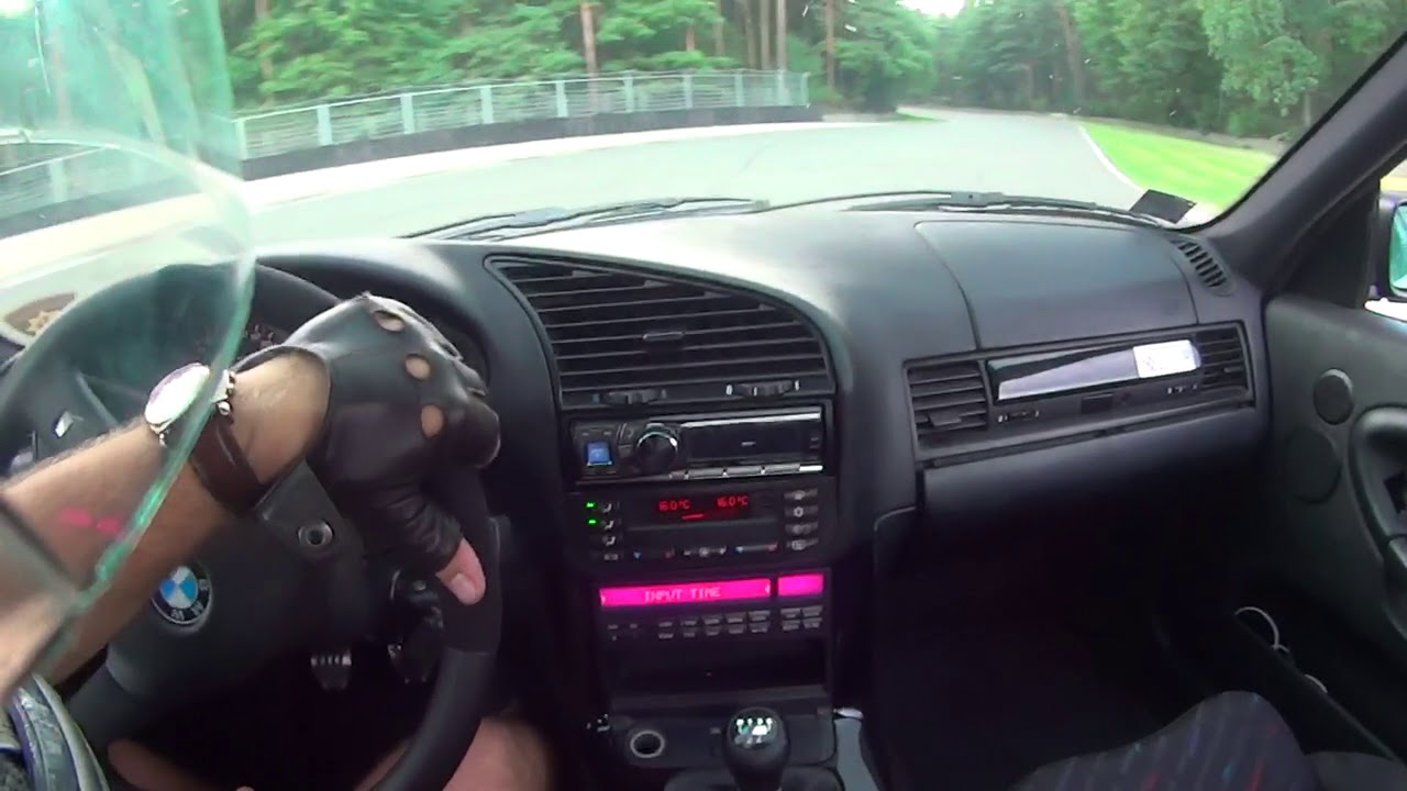Bmwclub track day e36 v8 - YouTube