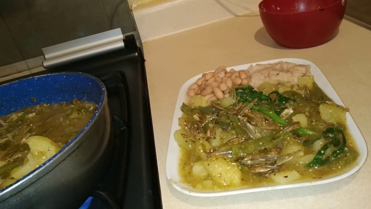 Ricos charalitos con papas en salsa de tomatillo verde - YouTube