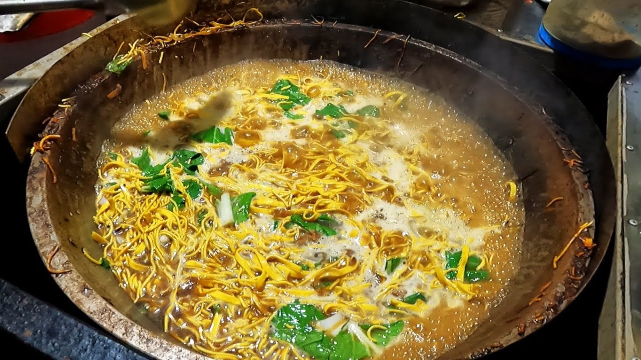 Filipino Noodle Dish | Pancit BATO with Dinuguan - YouTube