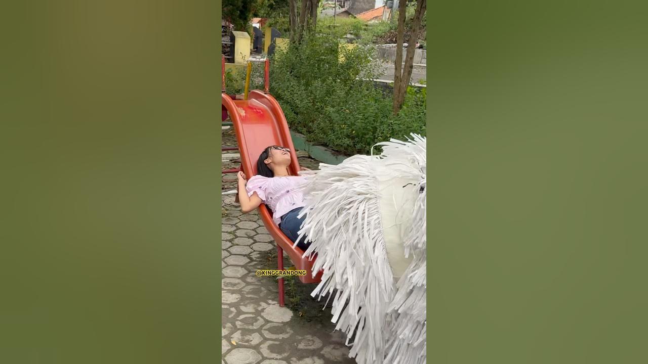 Enak banget di gigit can macanan cewek cantik - YouTube