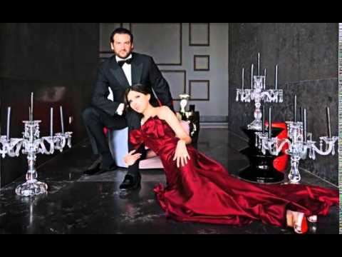 HOLA MAGAZINE SANDRO SALSANO AND JOHANNA SHAHANI COUPLE OF THE YEAR ...