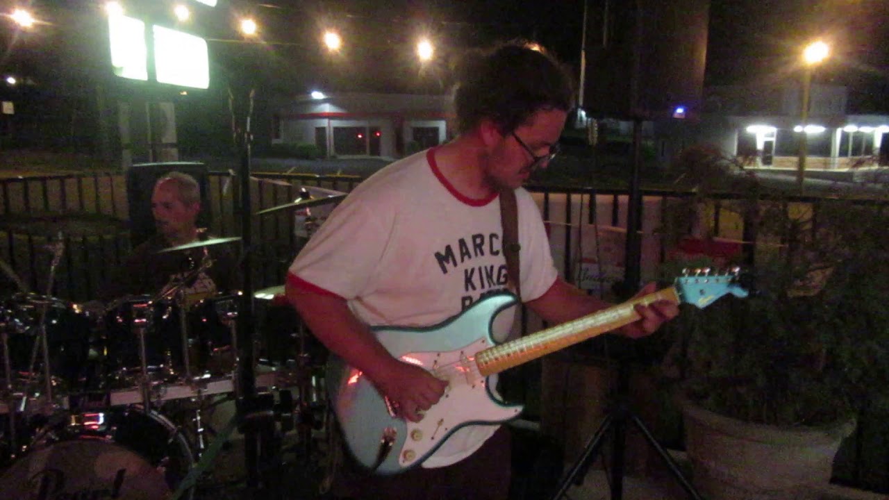 2019 06 15 Jacob Doss Trio 'Done Got Old' (Buddy Guy) JoJo Pizza - YouTube