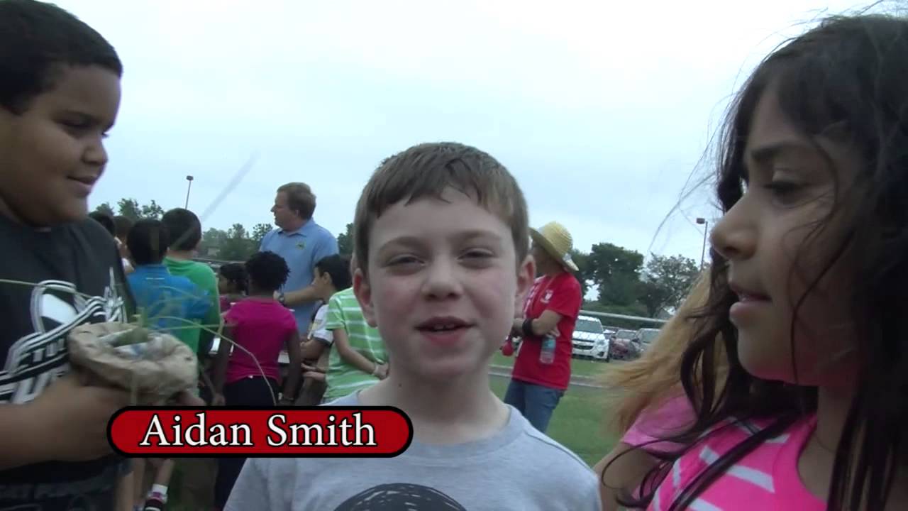 Union's Farm Comes to Moore Elementary School - YouTube