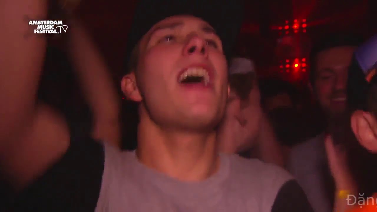 DJ Snake Lean On Get Low Turn Down for what Middle Live @ Amsterdam ...