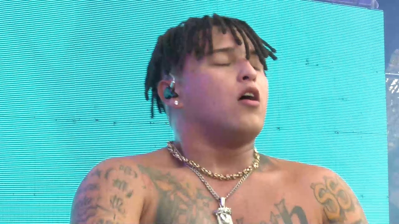 Pablo Chill-E en vivo Lollapalooza Chile 2022 COMPLETO - YouTube