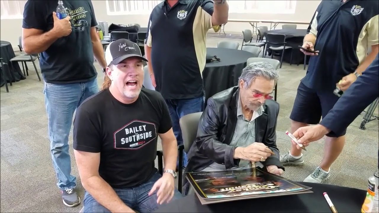 SSSTV: Southside Steve Meets His Idol Burt Reynolds - YouTube