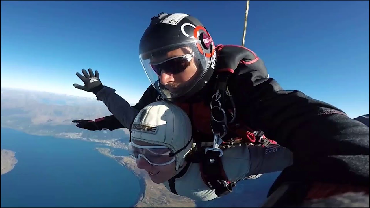 Sky Diving with Tom Broe - YouTube