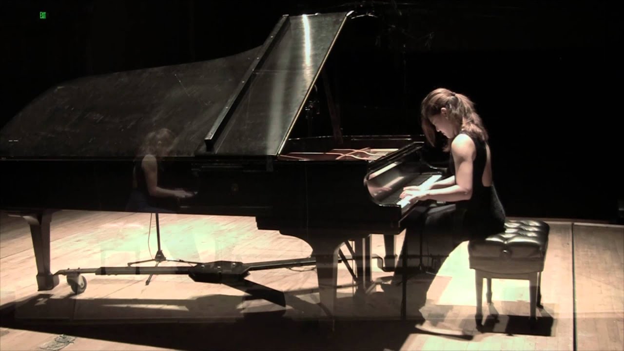 Zhang Zuo (Zee Zee) plays Schubert Sonata in C minor, D.958 - YouTube