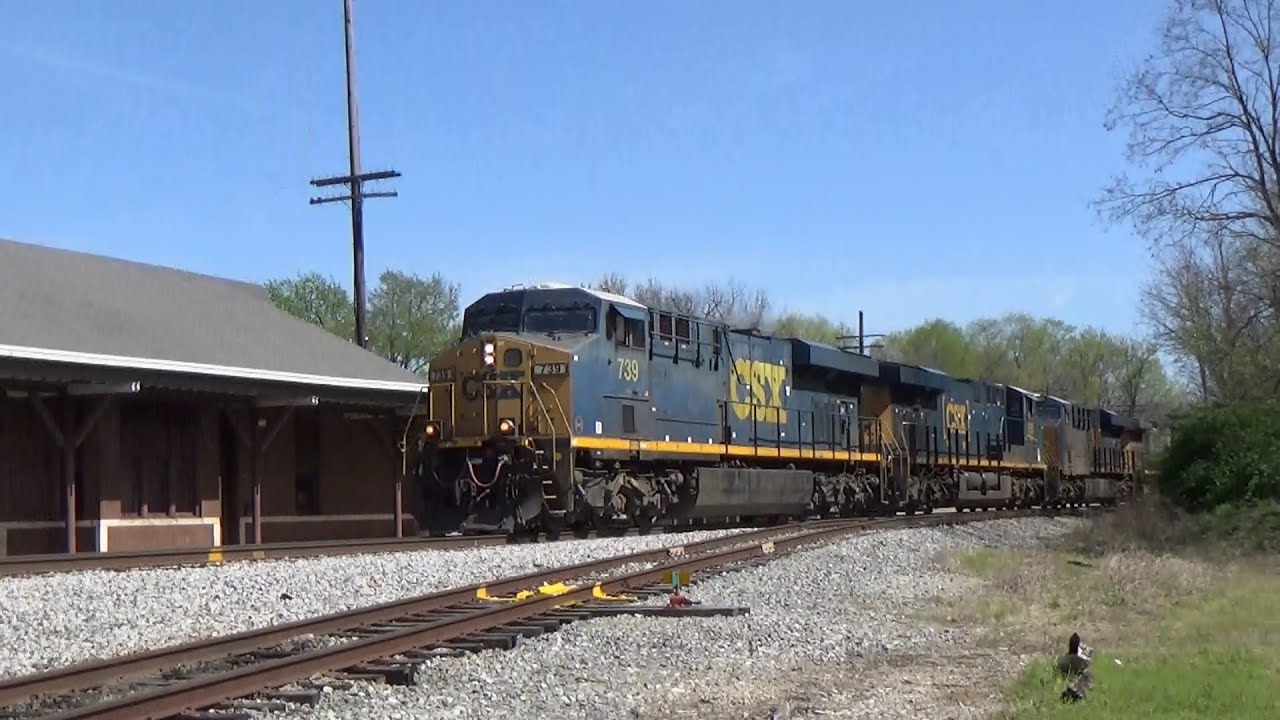 CSX ES44AH 739 w/ Nice K5LA Leads Empty Grain Express G304-07 on 4/10/22 - YouTube