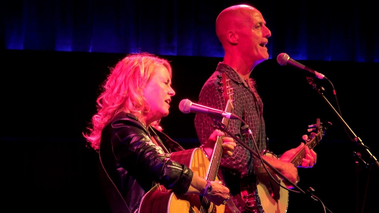 Winter Wilson @Fleetwood Folk & Blues 2019 - YouTube
