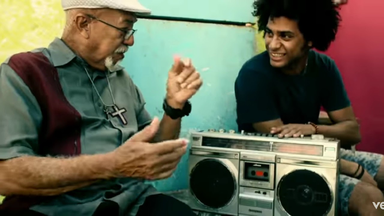 Luis Fonsi - Despacito ft. Daddy Yankee (Official Music Video) - YouTube