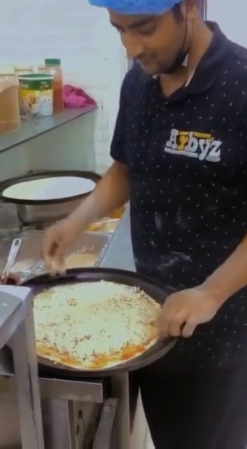 Live Pizza Making#foodblogger#pizza #pizzarecipe - YouTube