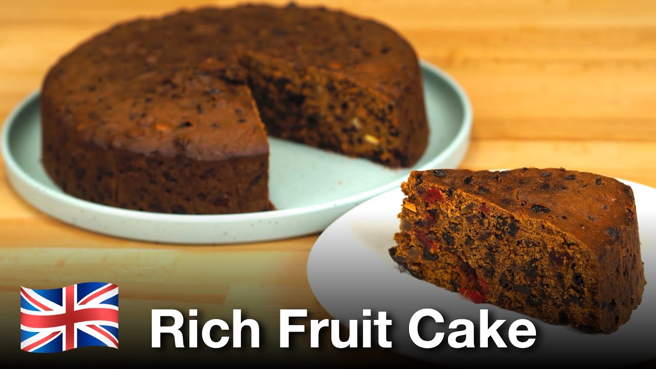 e45 Rich Fruit Cake for Christmas. Recipe for British Xmas cake, a ...