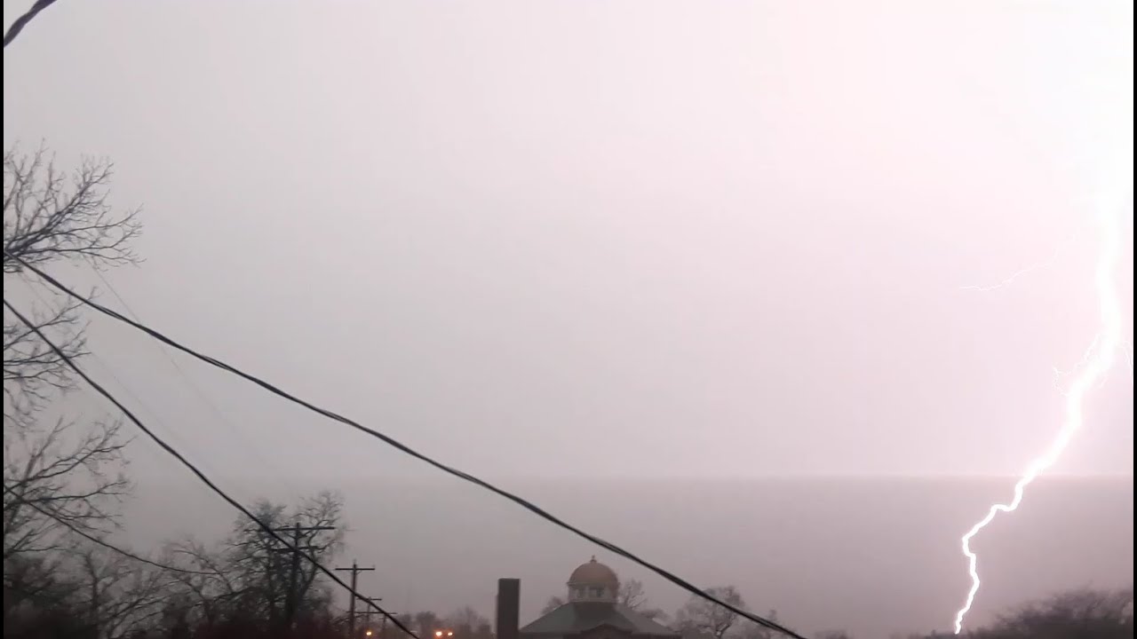 4/5/2023 - Milwaukee Wisconsin Severe Thunderstorm - Thunder And ...