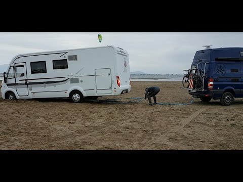 Sprinter 4x4 318 CDI rescues big camping car. Stuck on thr beach. - YouTube