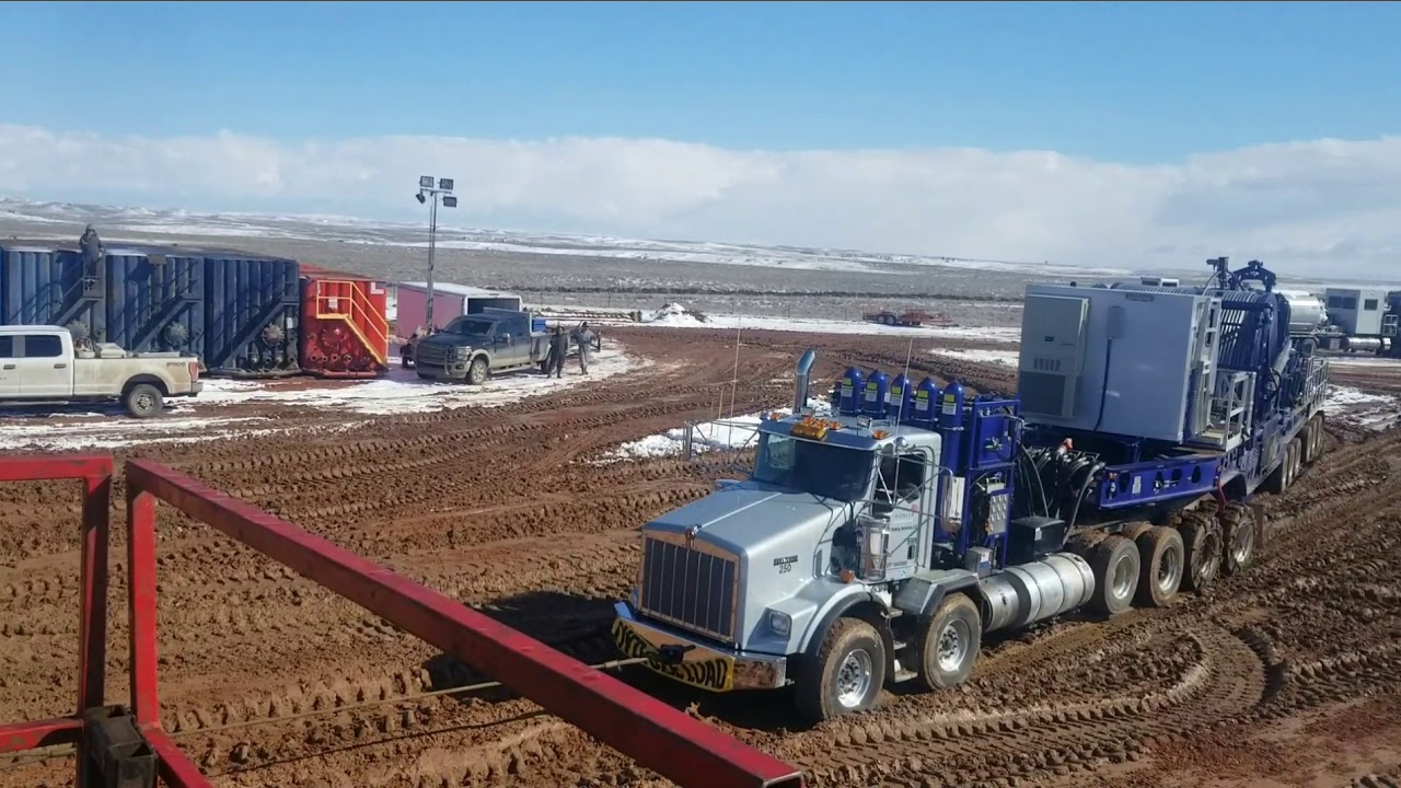 Coil Tubing Unit getting pulled.. - YouTube