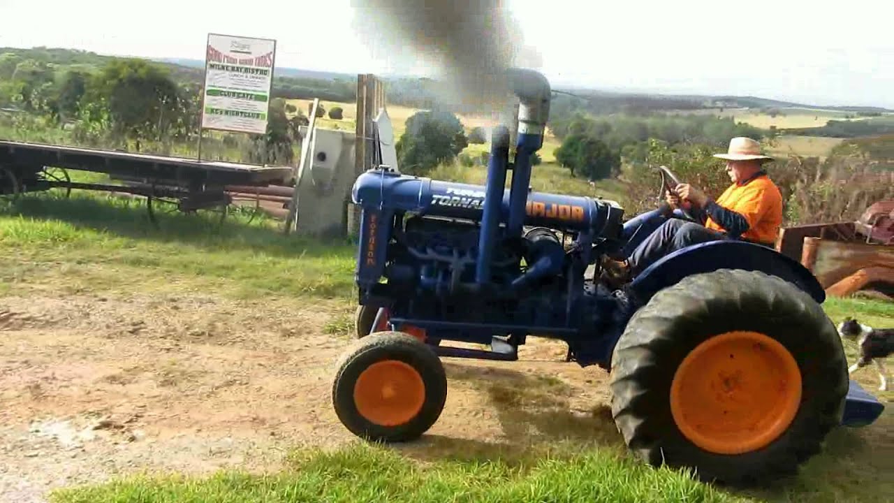 Fordson E27N - turbo motor.avi - YouTube