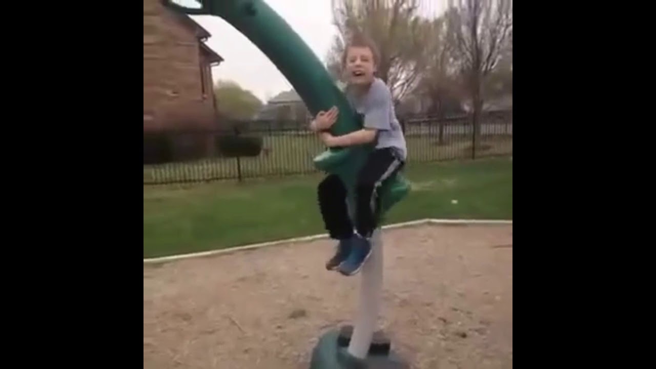 FIRST DAY BABYSITTING GOES WRONG!! - I DITCHED THE KIDS!! - YouTube