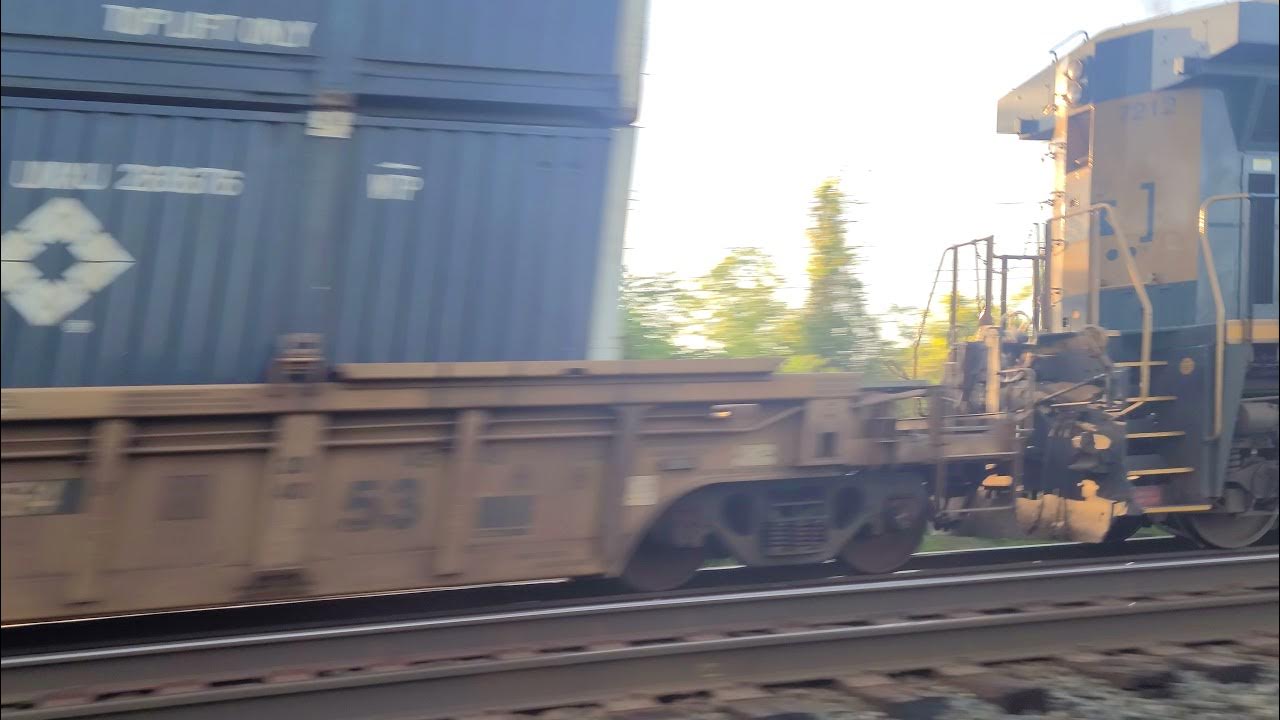 CSXT 7212 as a Mid-Train DPU on Q003 @ Dunkirk, NY - YouTube