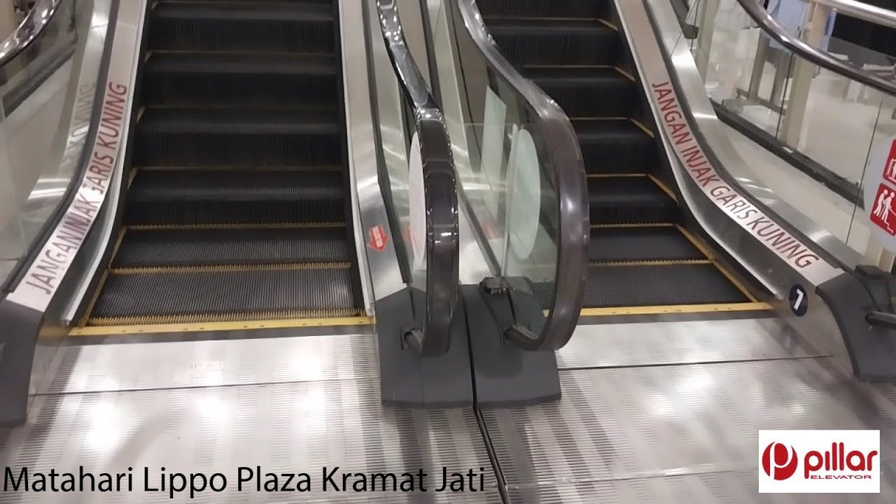 Matahari Lippo Plaza Kramat Jati, Jakarta: Pillar Escalators - YouTube