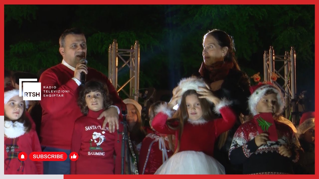 Gjirokastra nis festën - Atmosferë festive në sheshin “Çerçiz Topulli ...