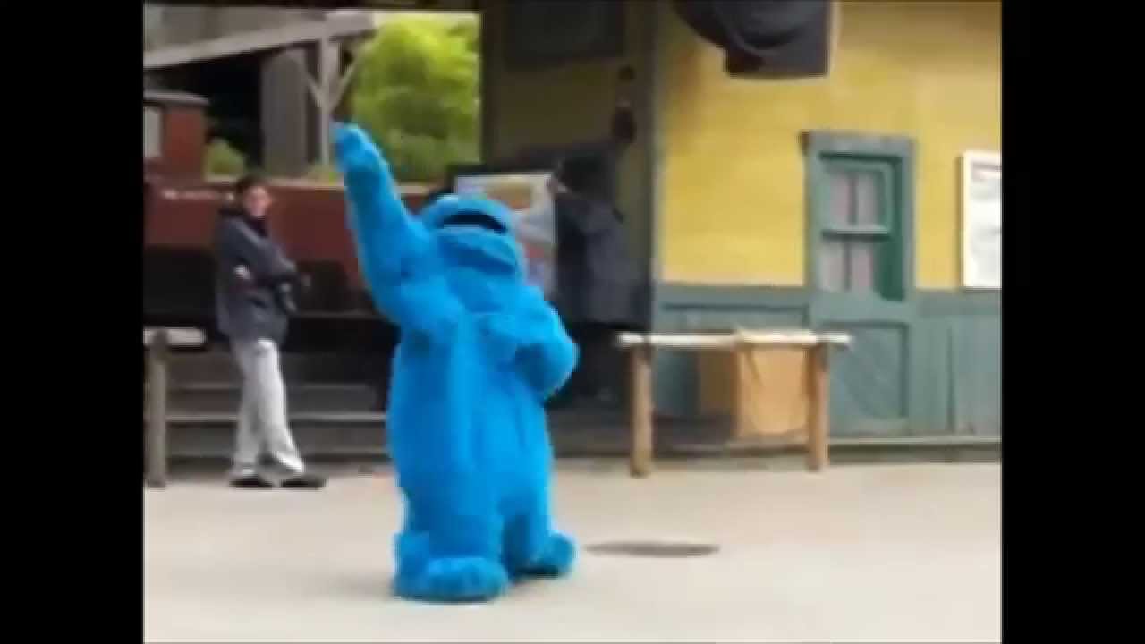 COOKIE MONSTER Dance - YouTube