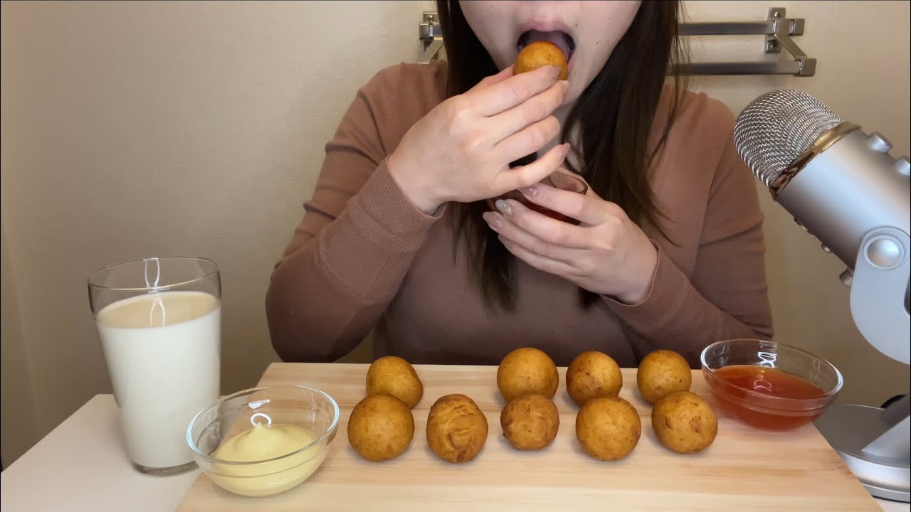 ASMR Cheese Balls🧀 Eating Sounds🤤♪ - YouTube