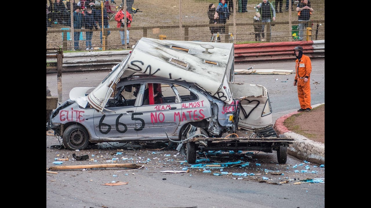 Banger Racing Arena Essex Caravan Race - PRI Bangers Easter Monday 2018 ...