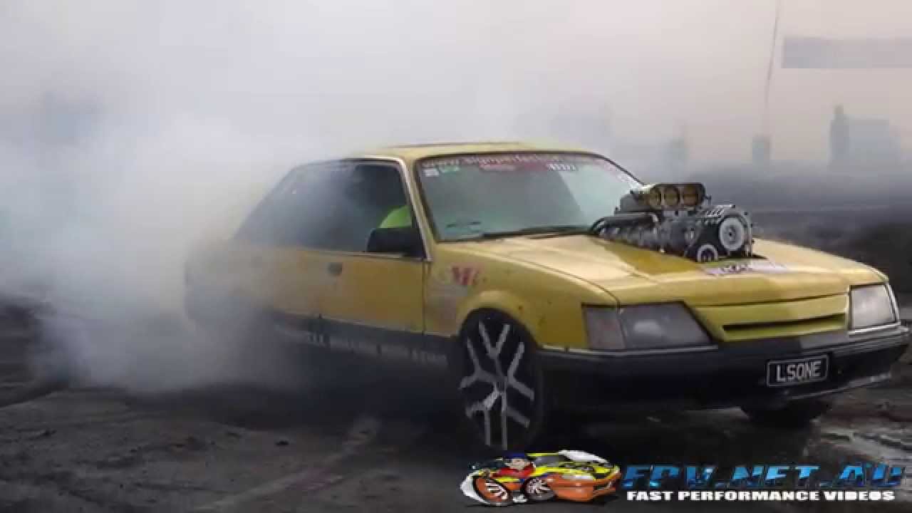 LSONE BLOWN V8 COMMODORE BURNOUT AT UBC 7 2015 - YouTube