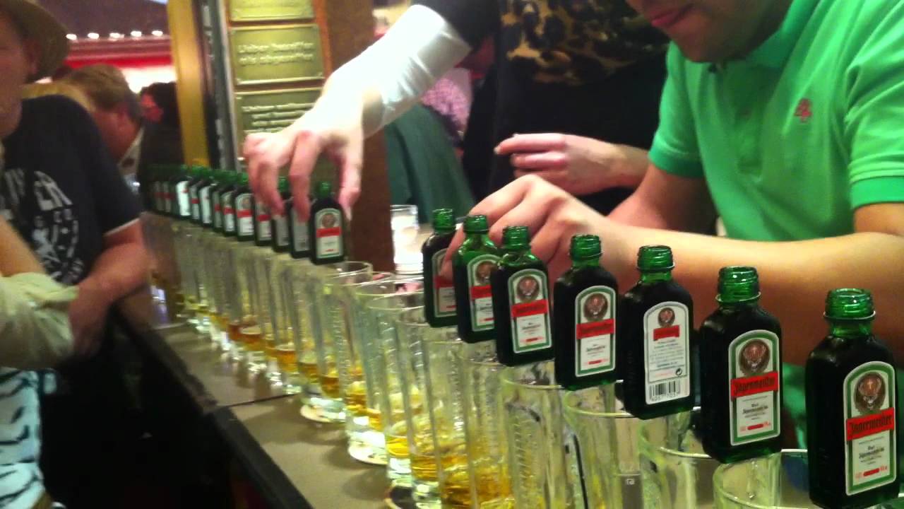 Hüsten Domino Flying Hirsch - YouTube