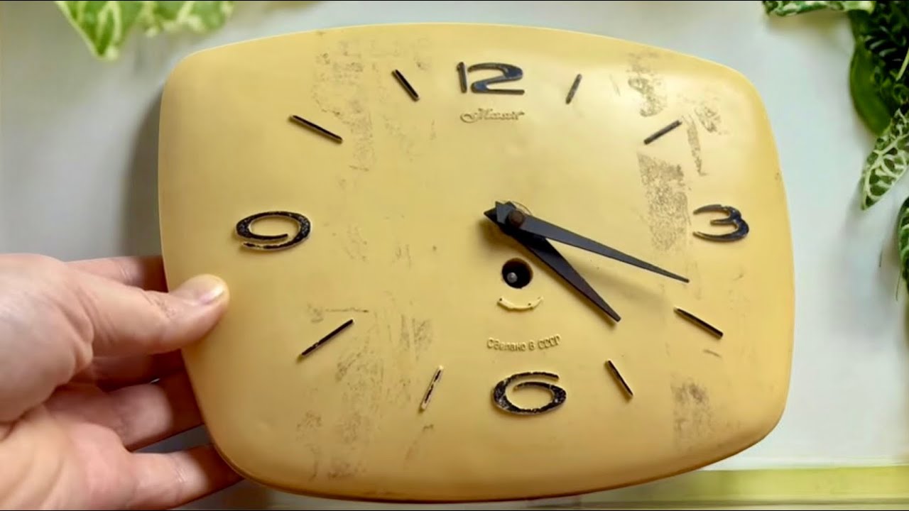 Revived Soviet wall clock from 1975 — repair and case repainting - YouTube