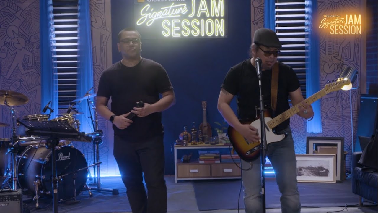 Disco Night - Zaw Win Htut & Myo Kyawt Myaing - YouTube