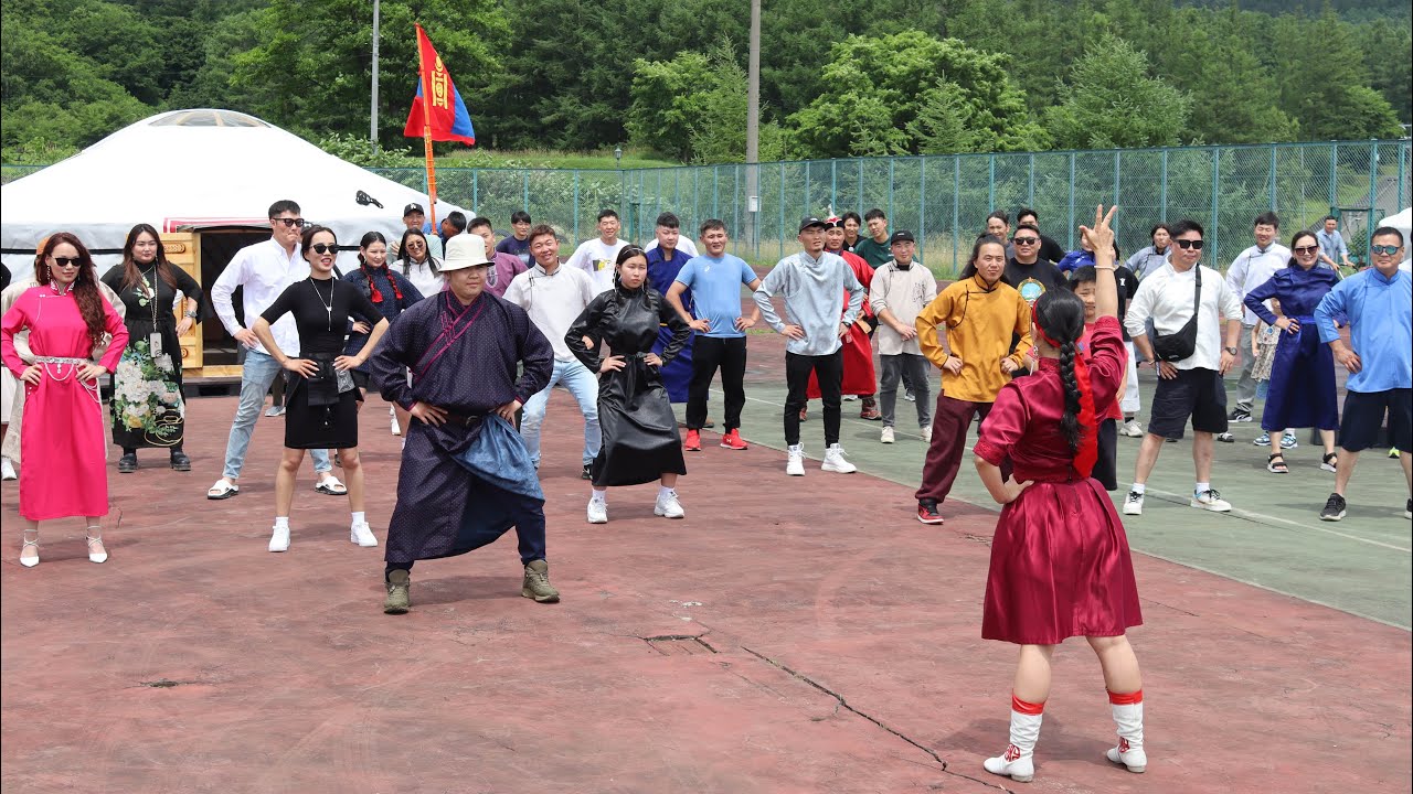 Монгол ардын биелгээ моб, Mongolian dance flash mob - YouTube