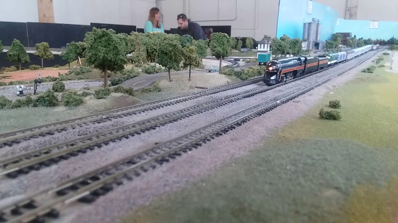 N scale 611 - YouTube